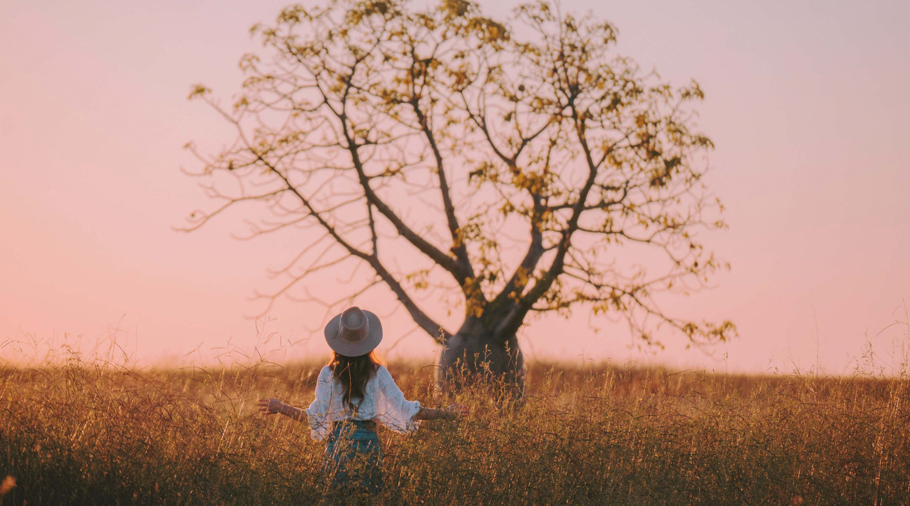 Forever Wandering with Hello Emillie – Nine Lives Bazaar